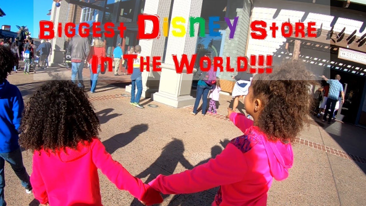 Biggest Disney Store In The World! - YouTube
