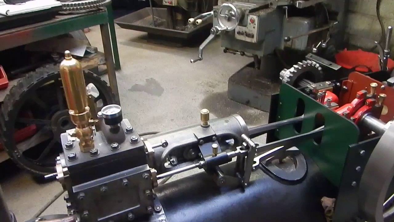6" scale traction engine running on air - YouTube