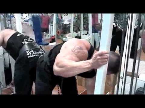 ANTONIO J MORALES TRAINING TO EUROPA SUPERSHOW BICEPS TRICEPS - YouTube