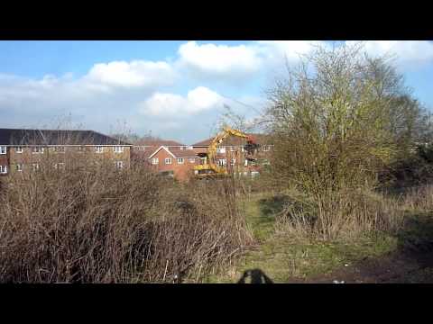 Luton to Dunstable Railway - YouTube