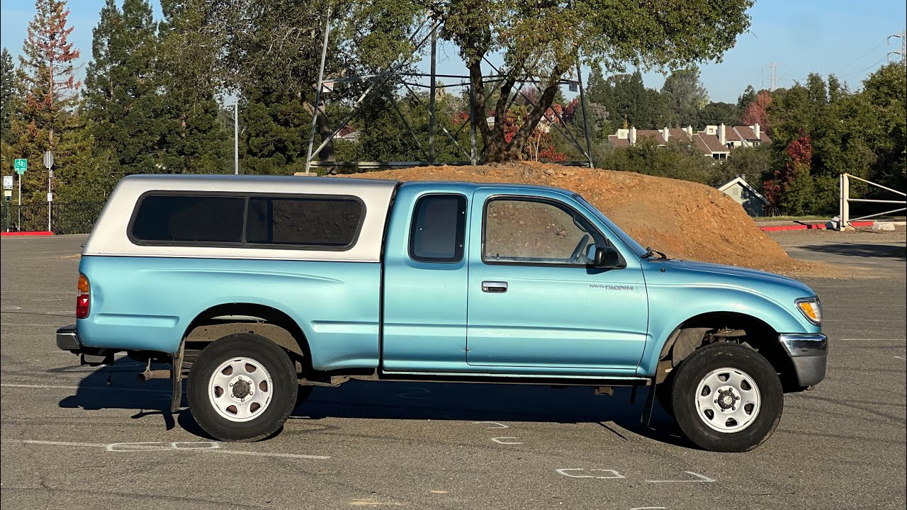 For Sale: 1995 Toyota Tacoma Xtra-Cab 4WD 4-cyl 5-speed - YouTube
