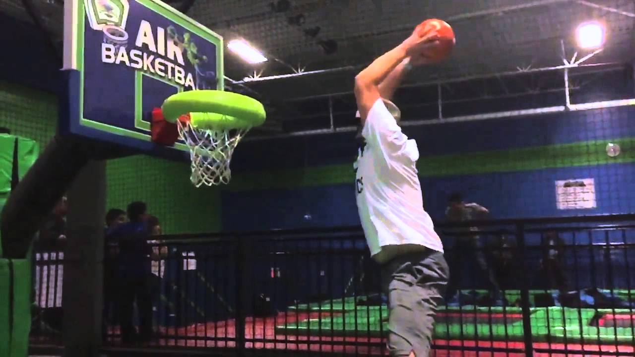 Rebounderz Slow motion Dunk special - YouTube
