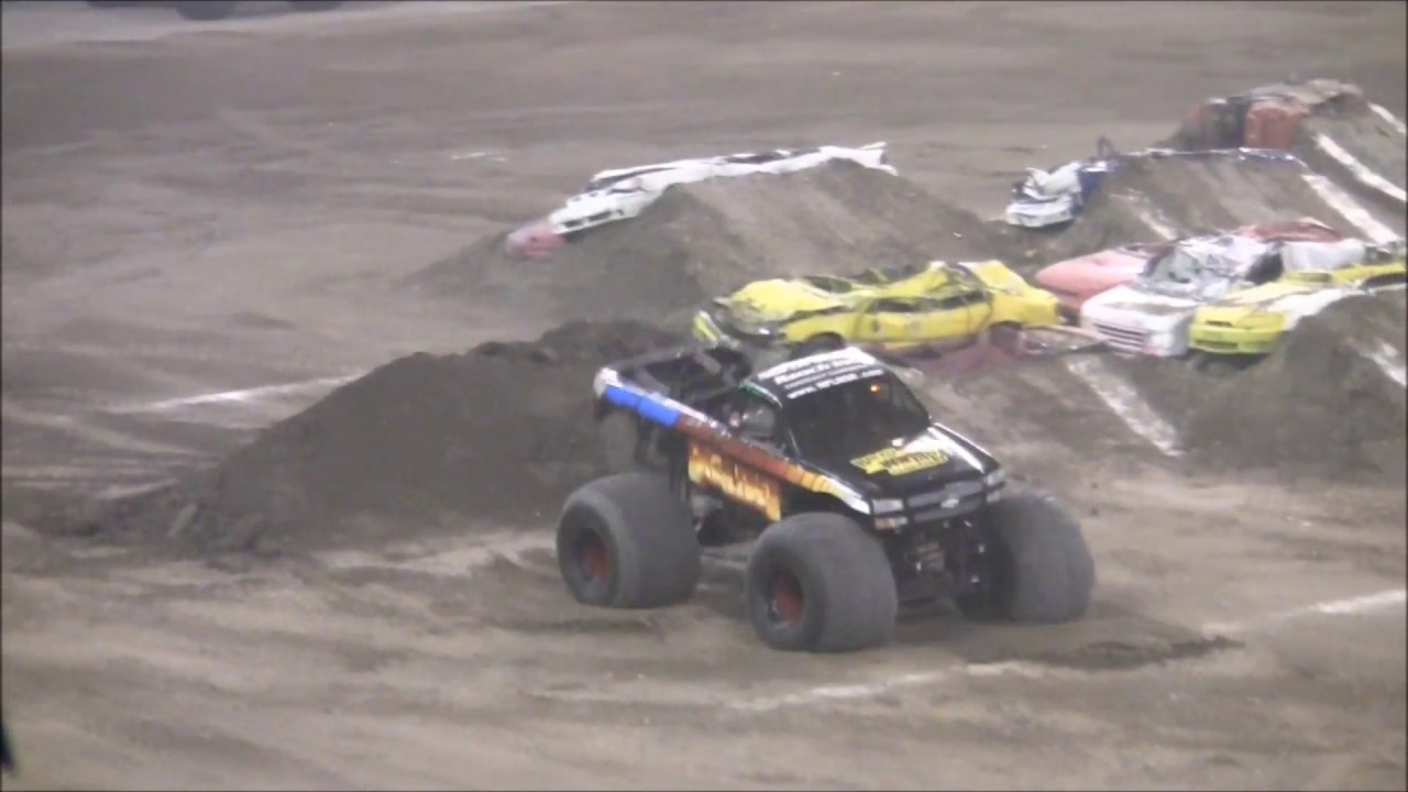 Monster Jam Toronto 2011 Highlight Video - YouTube