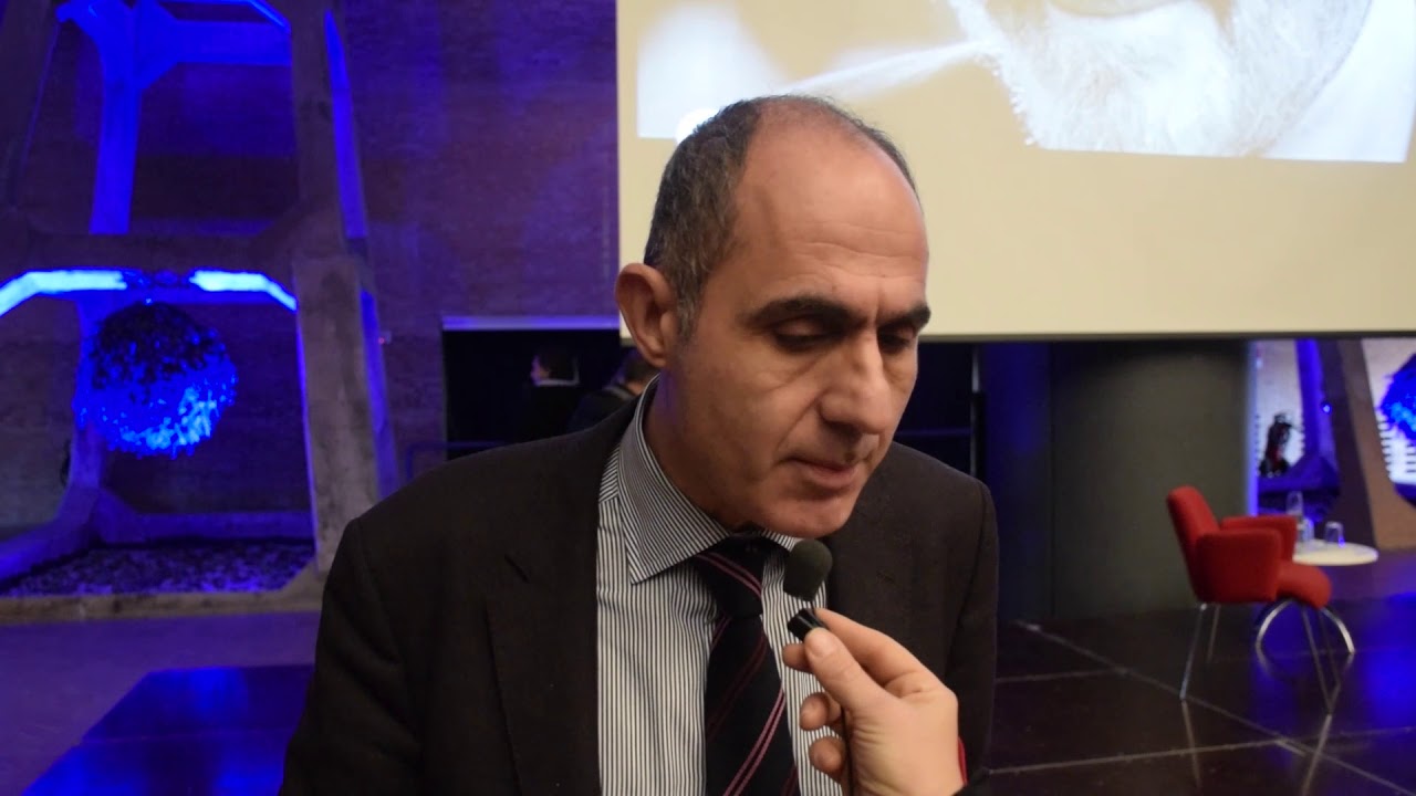 Gennaro Carillo | L'uomo nell'età della tecnica - YouTube