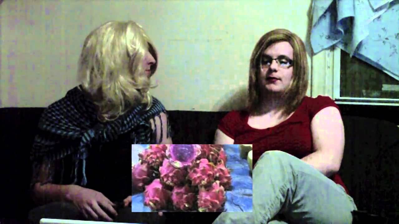 Welcome To The Hoe Show Learn how to have Beautiful Lips - YouTube