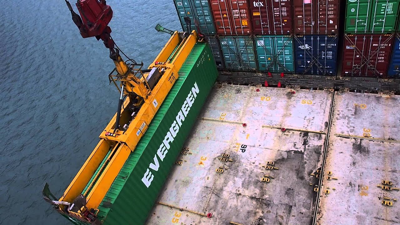 container pick-up - YouTube