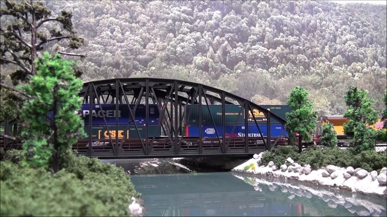 HO Scale Intermodal Train with DPU - YouTube