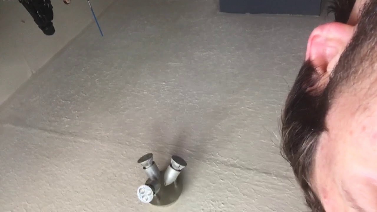 How to set up the Freddie fast bear animatronic also known as 5 foot ...