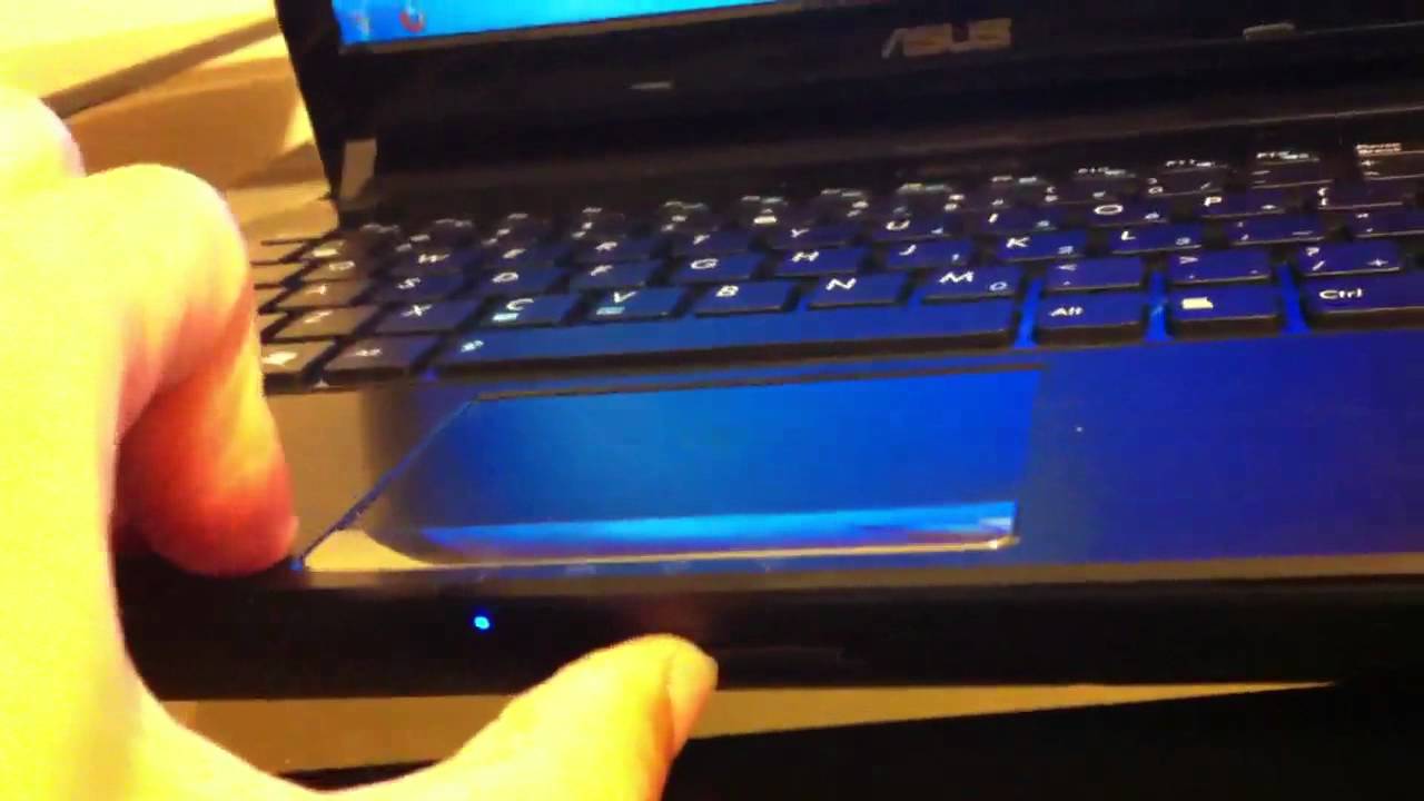 Asus ul80 '14' vs u30sd 13'3 - YouTube