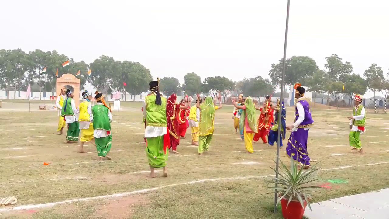 PUNJABIAN DI IKKO HII JANN (BANGRA) in SKPPS SIWANI HD - YouTube