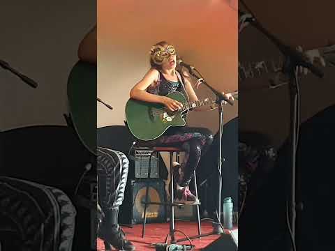 @RhiannonSharkey at SGP, @SecretGardenHQ, on the the lovely Small World ...