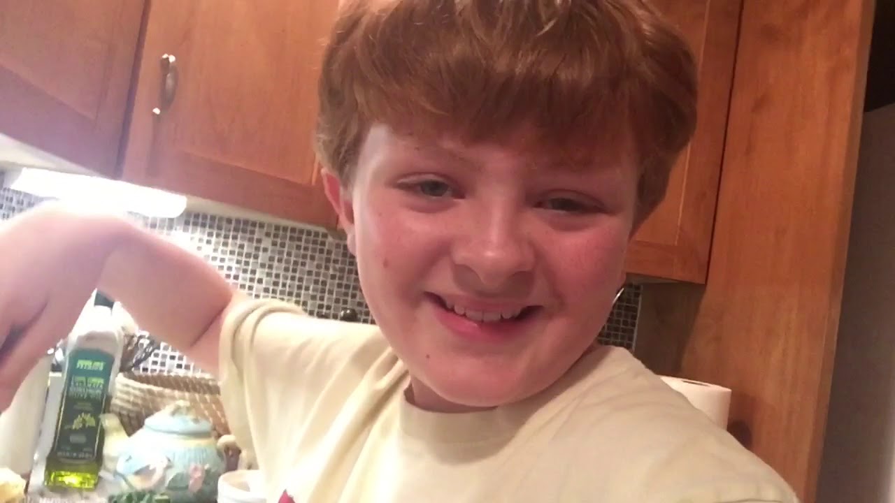 Kid makes ramen while listening to DANK MUSIC - YouTube