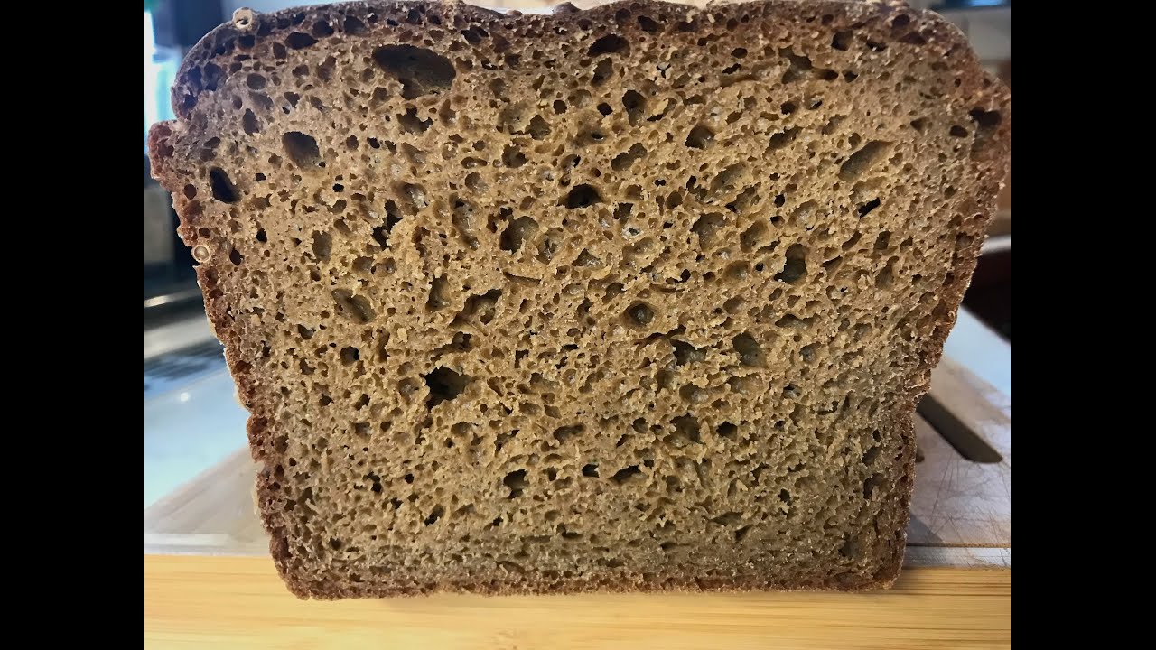 Rženi kruh borodinski / Borodinsky bread - YouTube