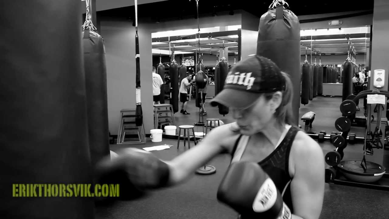 IFBB Pro Jessica Jessie boxing and food - YouTube