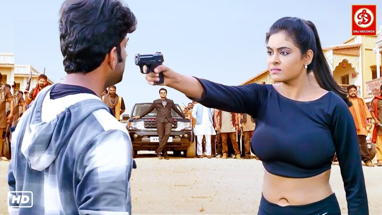 Ha Re पुलिस हूँ पुलिस के घमंड दिखा रही हूँ तुझे जैसी गली के कुत्ते को ...