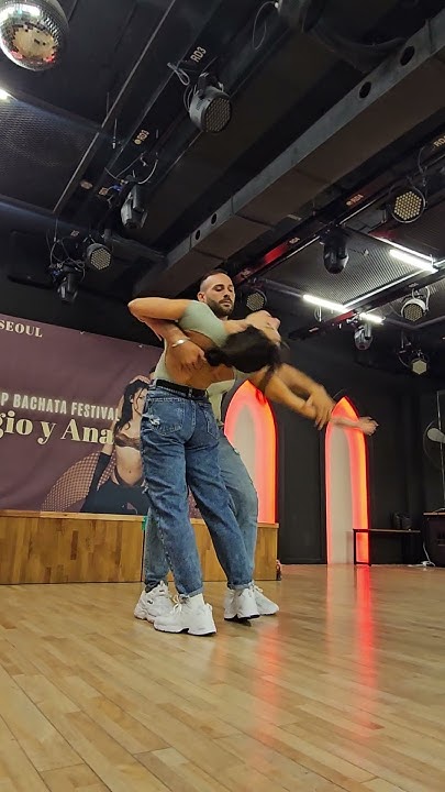 Sergio And Anna Bachata Sensual Workshop Demo 바차타 Shorts 댄스 Youtube