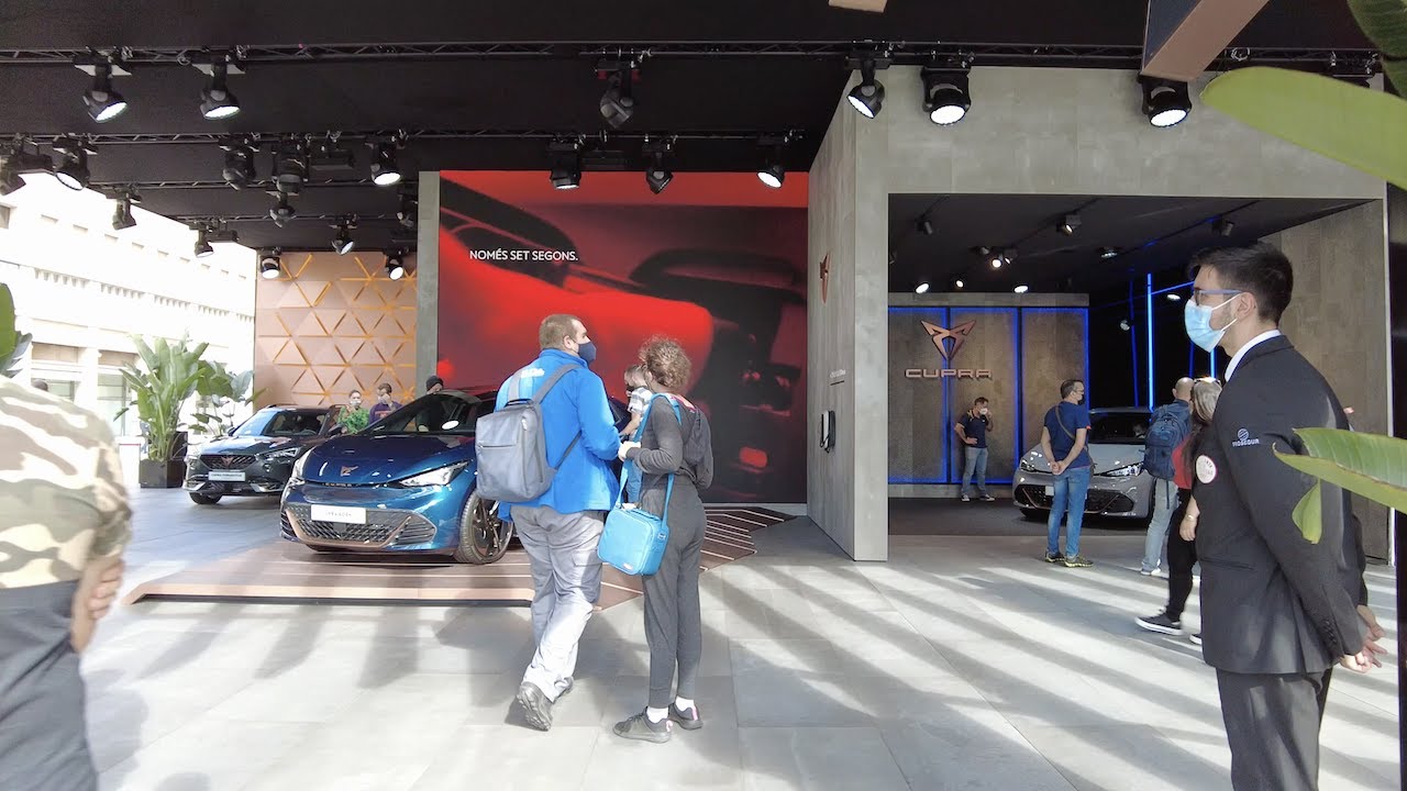 [4K]🇪🇸Walking Automobile Barcelona | Car Show in Barcelona, Spain ...