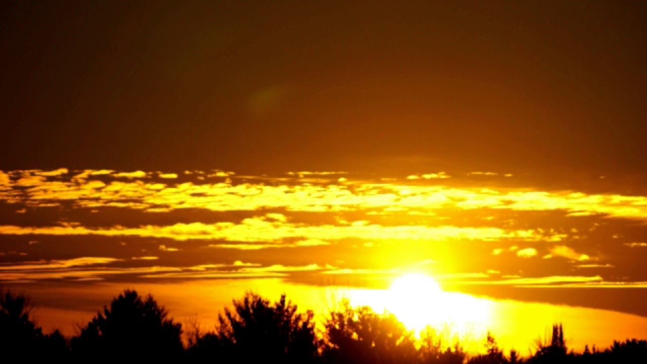 12-19 - 22 flickering sun odd skies,nibiru? - YouTube