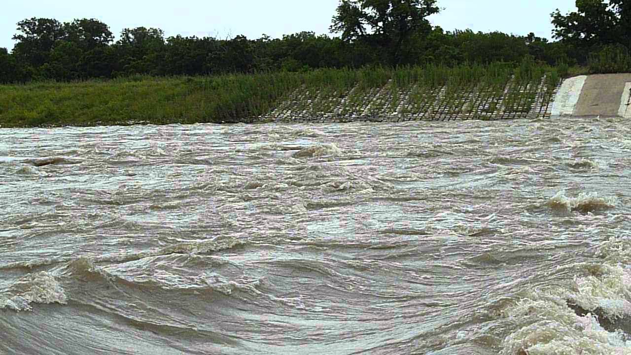 Trinity River flooding, 5/24/2015, Fort Worth, TX., Beach St. I-30 ...