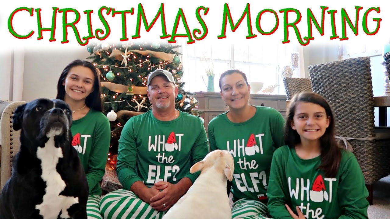 CHRISTMAS MORNING 2019! WHAT I GOT FOR CHRISTMAS FROM SANTA? EMMA AND ...