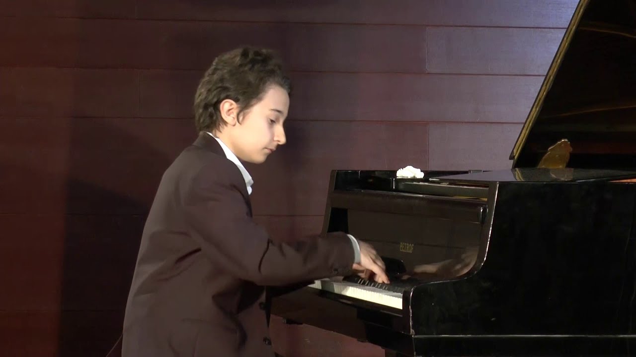 Viktor Vichev - piano - Chopin - Fantasie-Impromptu - YouTube Music