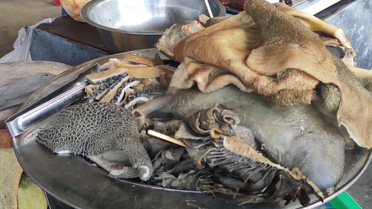 Delicious Boiled Cow Intestine or Beef's Stomach with Fish Past Dipping ...