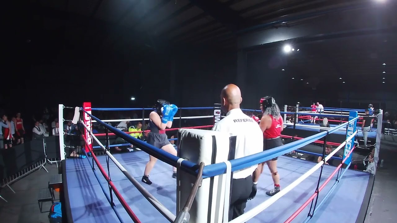 Manchester Ring 1 | UWCB | Fight 2 - YouTube