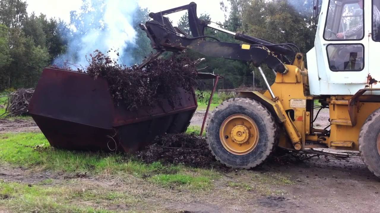 Yale 1500C wheel loader making some moves - YouTube