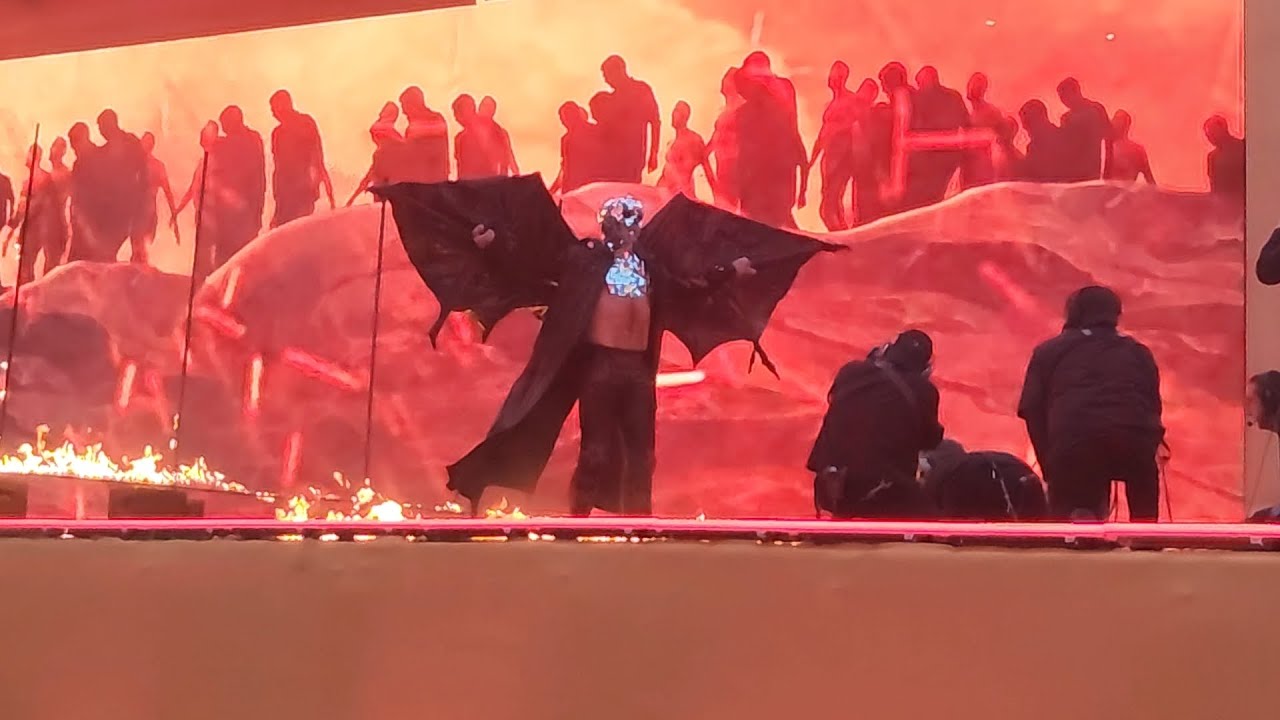 Edge entrance WrestleMania 39 - YouTube