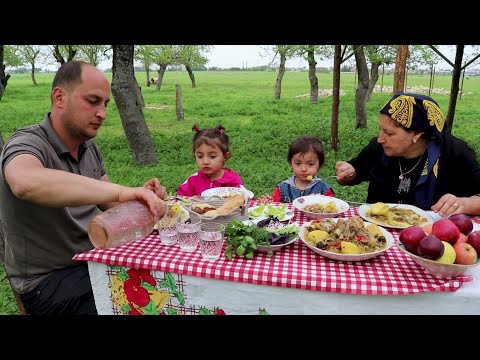 Une journée gourmande au village : Boug-lama préparé à ciel ouvert