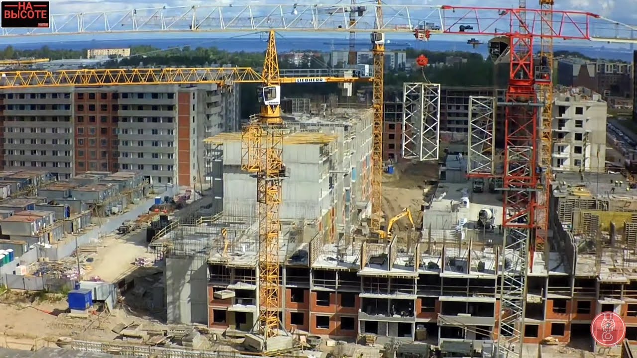 На высоте Как кран поднимает себя сам Наращивание башенного крана на