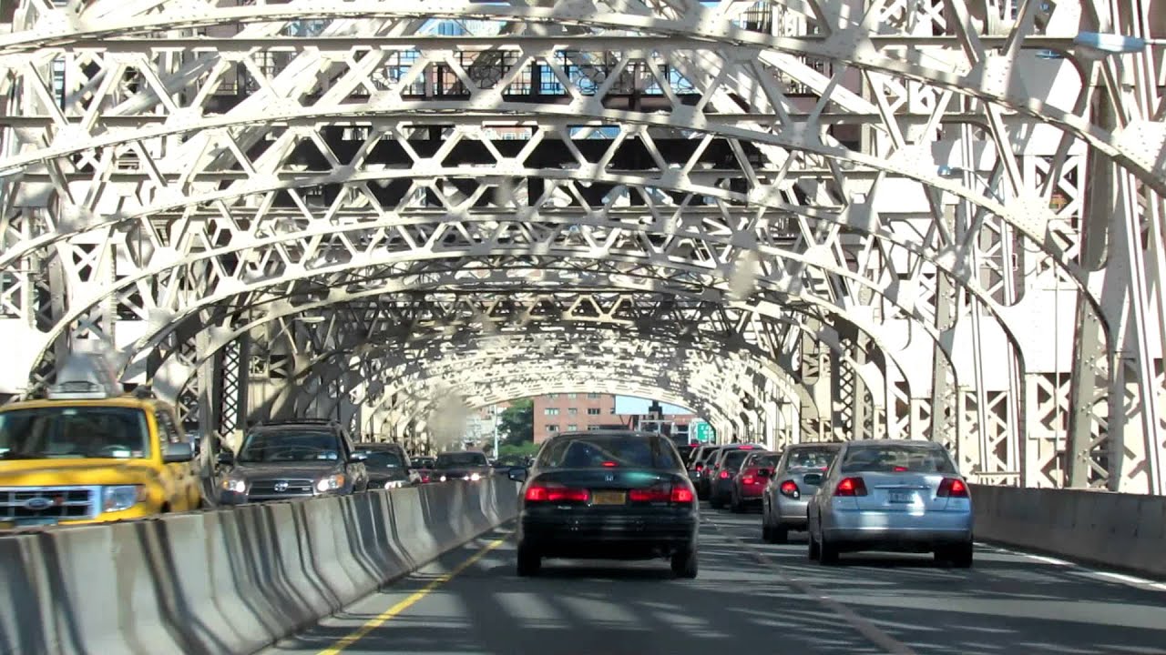Crossing the Queensboro (59th Street Bridge) from Long Island City to ...