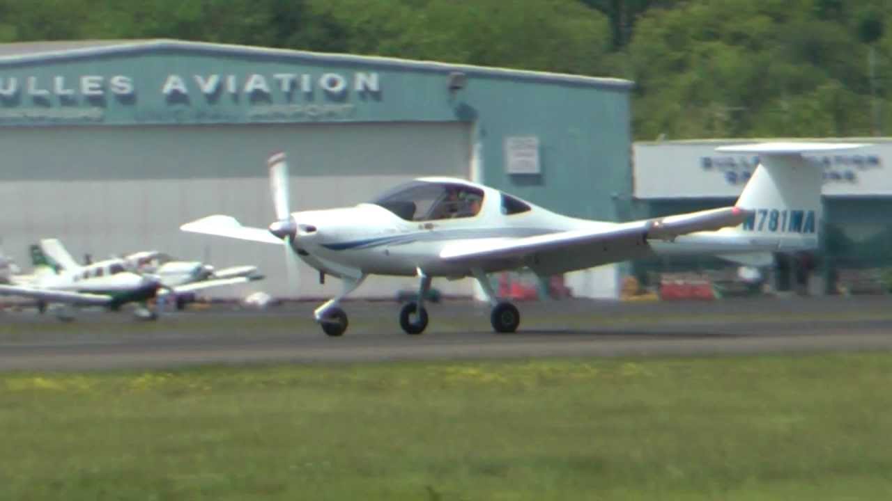 Diamond Aircraft Low Pass Manassas Airshow 2012 - YouTube