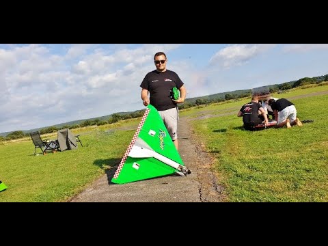 VERY FAST & LOW FLYING "RAPIER" DELTA WING PYLON RACER - SC 46 GLOW - W ...