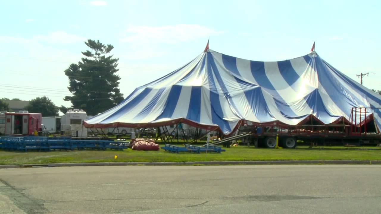 C&M Circus Comes to Spring Green, WI.mp4 - YouTube