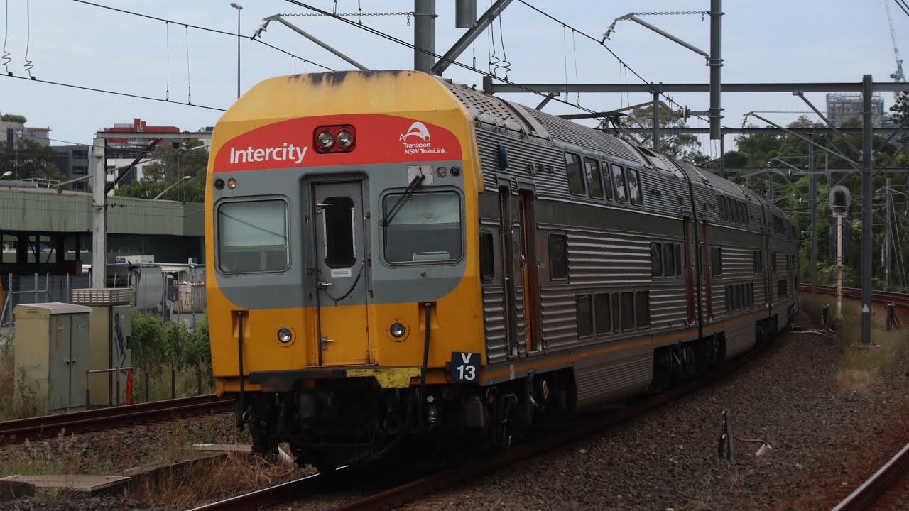 NSW Trainlink V Set Front View - BMT Blue Mountains Line - Blacktown to ...