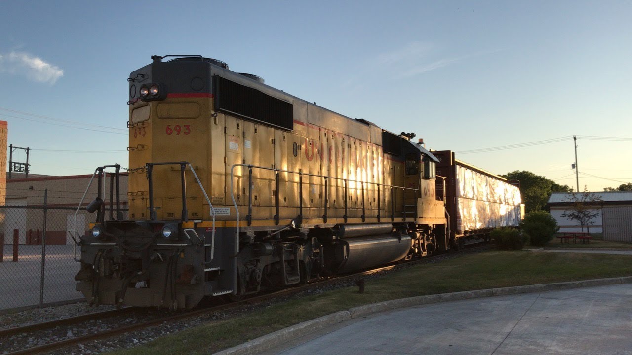 Union Pacific Local at the Butler Yard - YouTube