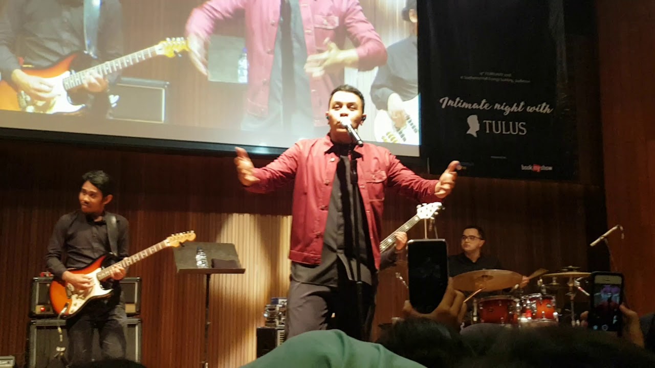 Tulus - Ruang Sendiri (Intimate Night with Tulus Concert - Live Konser ...