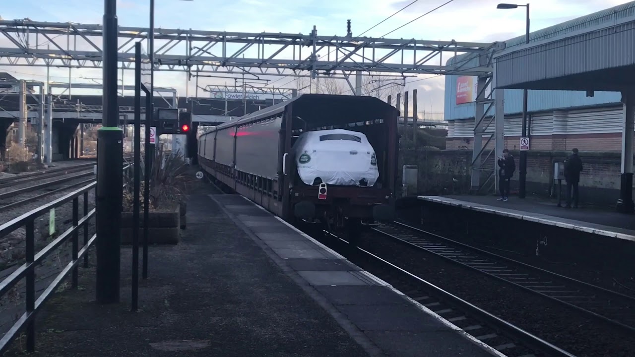 Trains at Nuneaton Station - YouTube