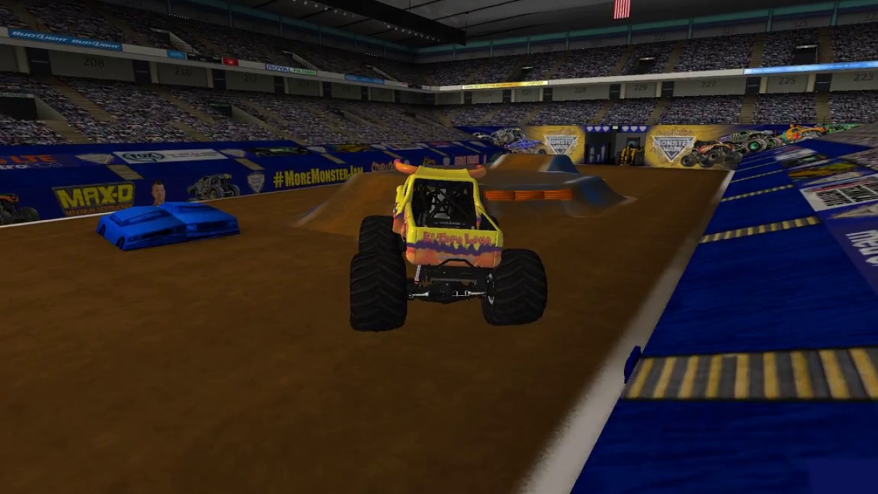Monster Jam: El Toro Loco en el Royal Farms Arena - YouTube