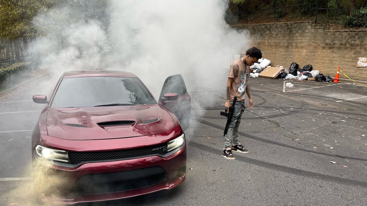 Driving my hellcat through my old hood (who is quan ?) - YouTube