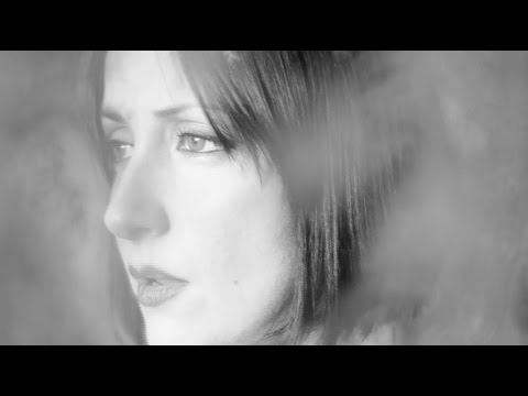 Stockhaussen & Ditta Perdita — "Mi siniestro" (OFFICIAL VIDEO) - YouTube