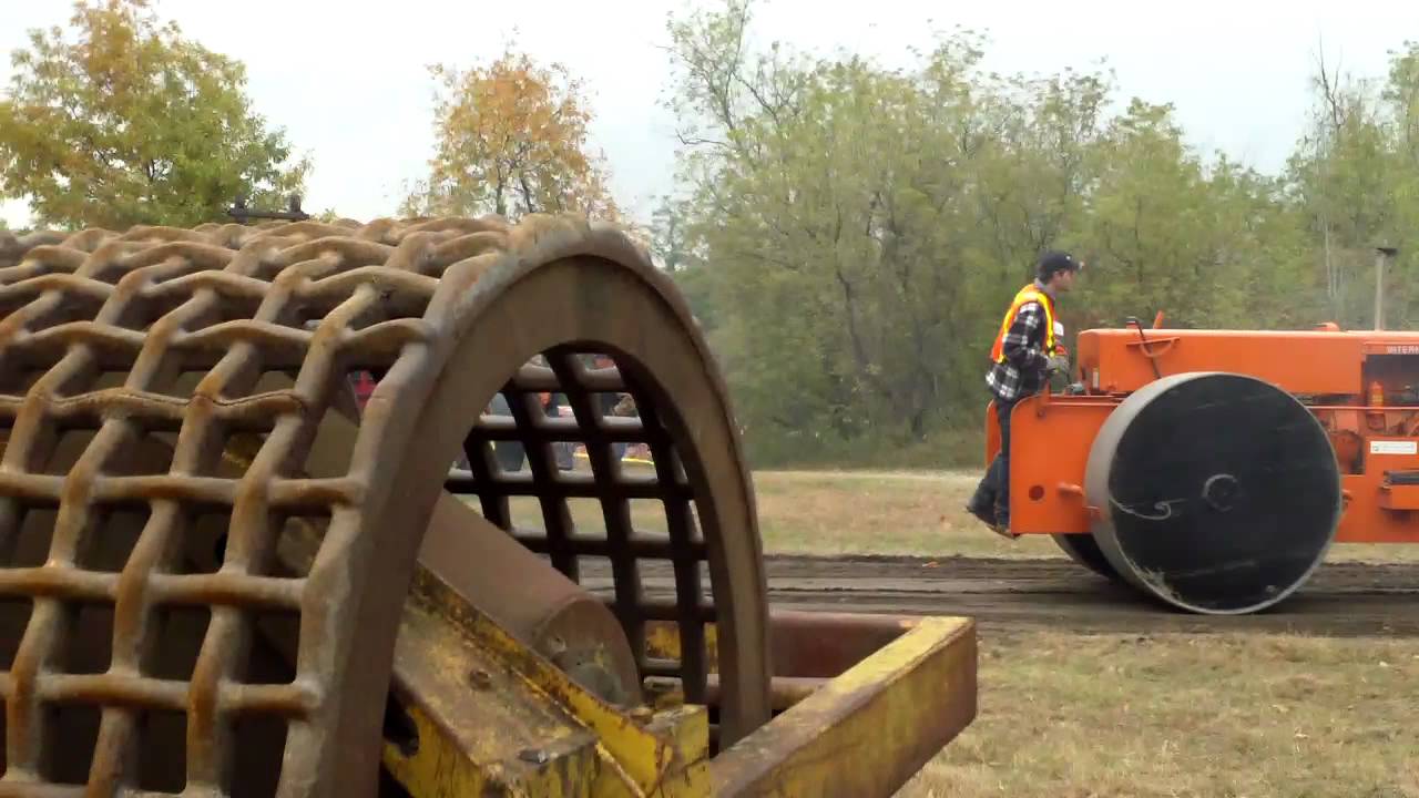 1950's Hyster Grid Compactor ....HCEA Show - YouTube