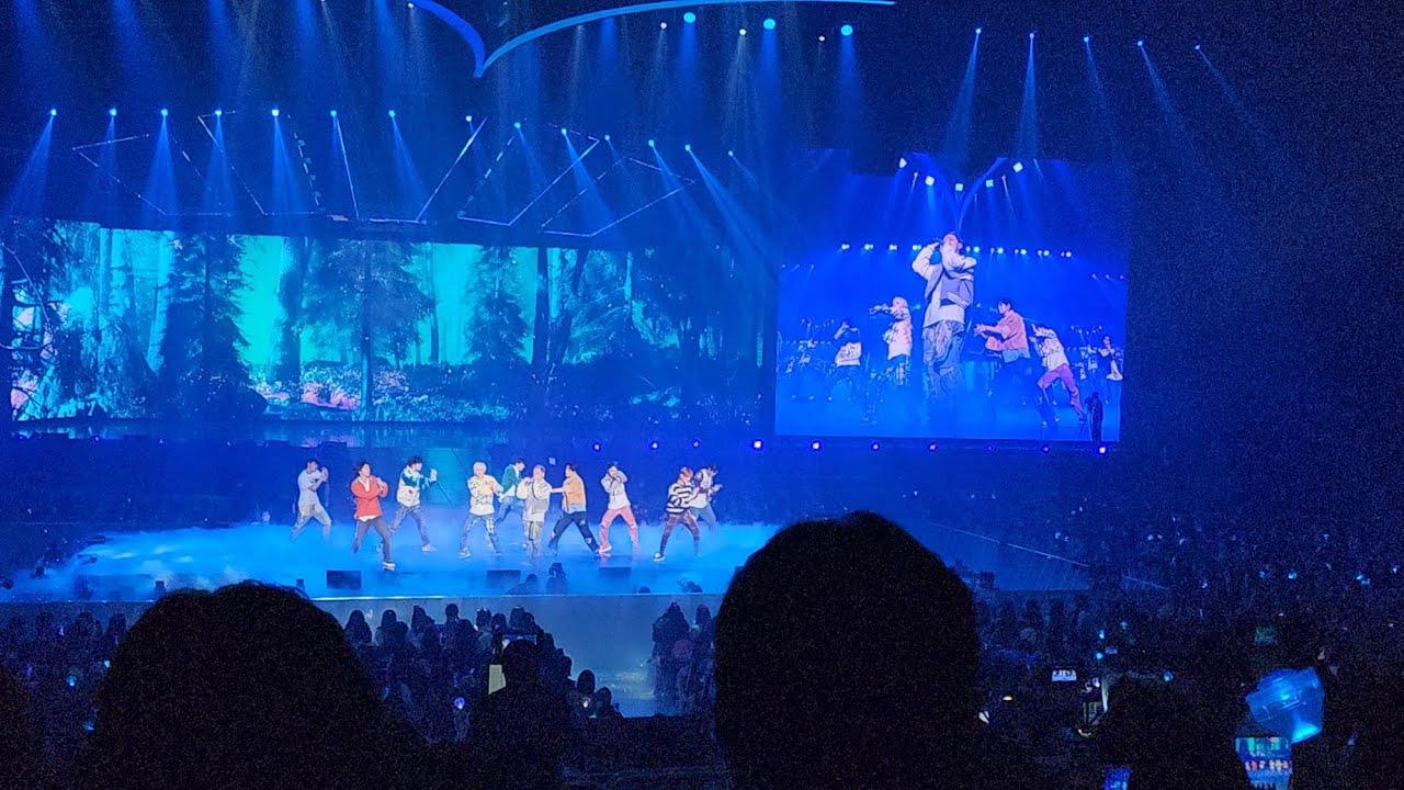 221113 HOLD IT IN - 트레저 (TREASURE) | 2022 TREASURE TOUR HELLO IN SEOUL ...