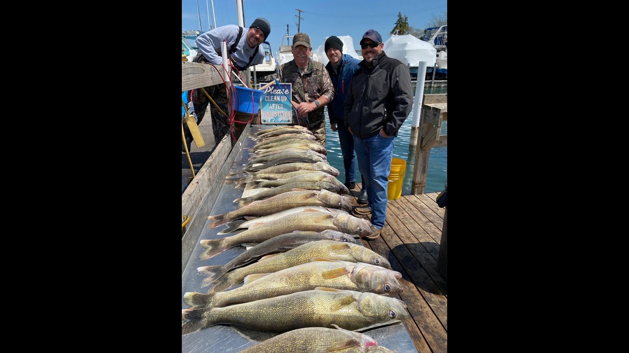 Detroit River Walleye Fishing - YouTube