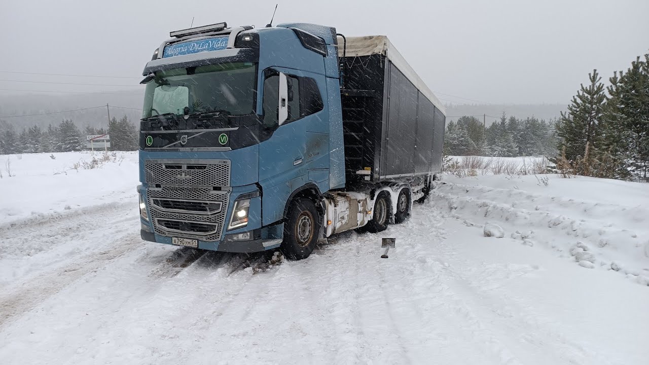VOLVO 650 л.с СТАЩИЛО НА СКОЛЬЗКОМ ПОДЪЕМЕ - МОИСЕЙ. #volvo #дальнобой ...