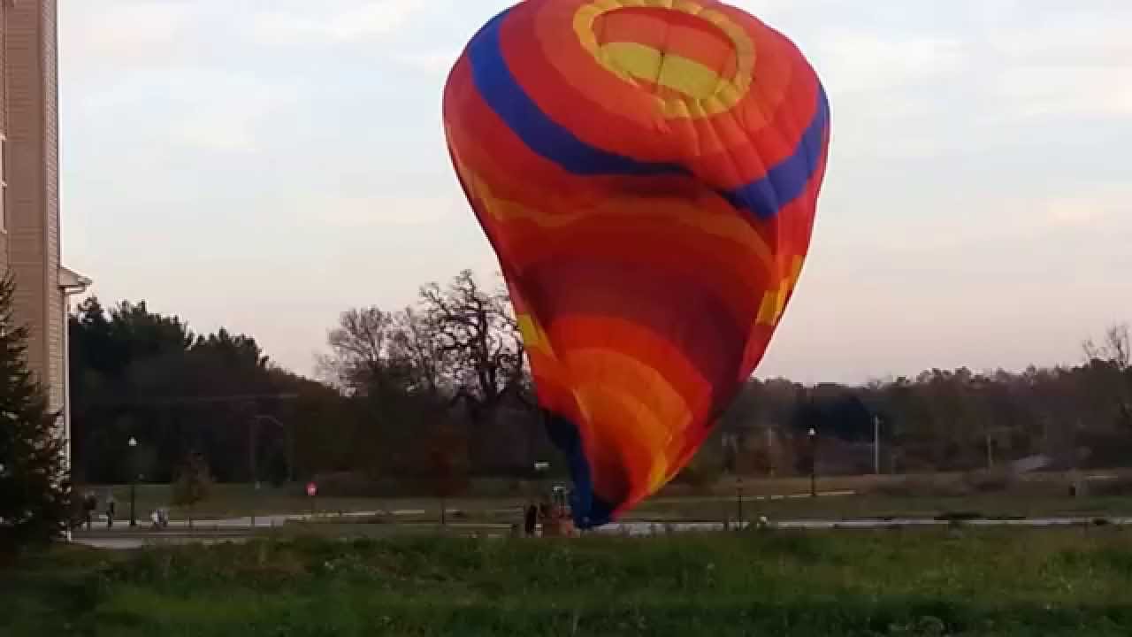 Hot Air Balloon Deflating - YouTube