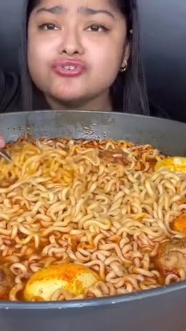 #mady eats #mukbang #ytshorts #iconic - YouTube