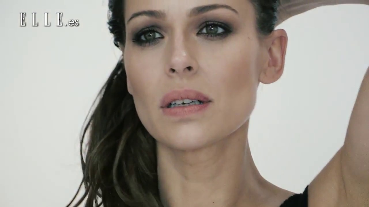 Entrevistamos a Eva Gonzalez | Elle España - YouTube