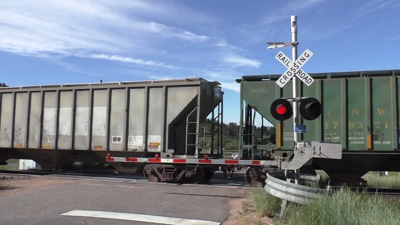 Blue Mountain Drive Railroad Crossing, near Leyden, CO - YouTube